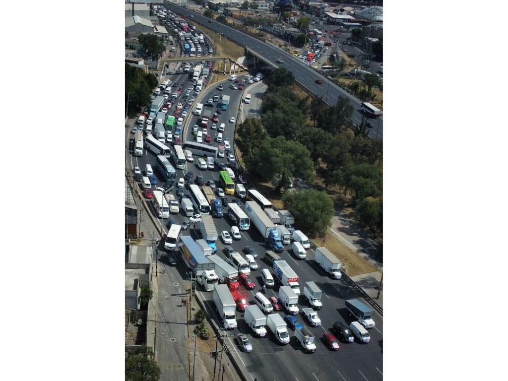 La Jornada - Bloqueos de transportistas La Jornada - Bloqueos de transportistas