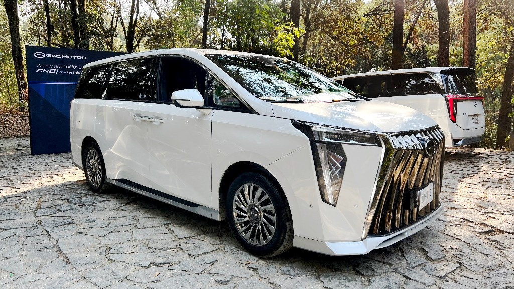 La Jornada - GAC presentó la nueva GN8, miniván única en su tipo