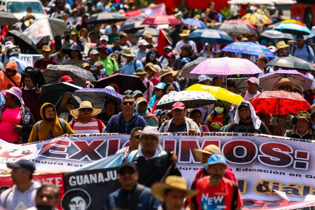 La Jornada - Maestros de la CNTE realizan marcha en Michoacán La Jornada - Maestros de la CNTE realizan marcha en Michoacán