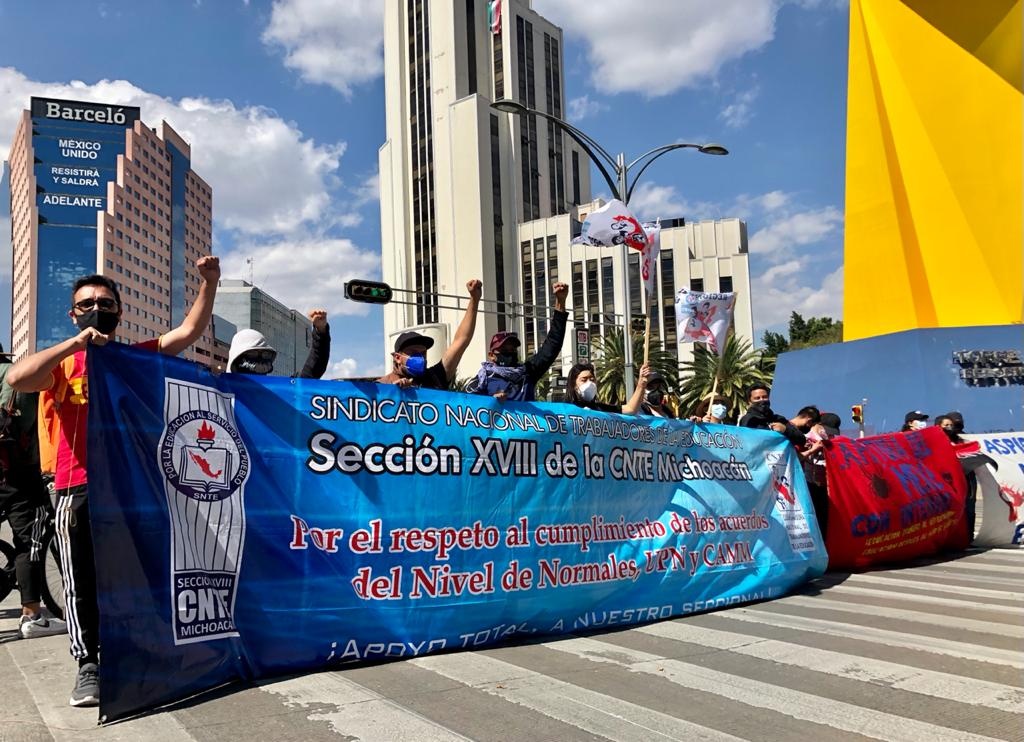 La Jornada - Maestros de sección 18 de CNTE se manifiestan en Paseo de ... La Jornada - Maestros de sección 18 de CNTE se manifiestan en Paseo de ...