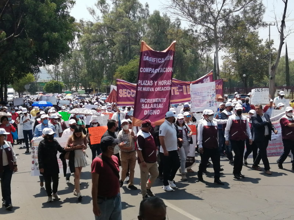 La Jornada - Personal del IPN marcha para exigir aumento salarial y ... La Jornada - Personal del IPN marcha para exigir aumento salarial y ...