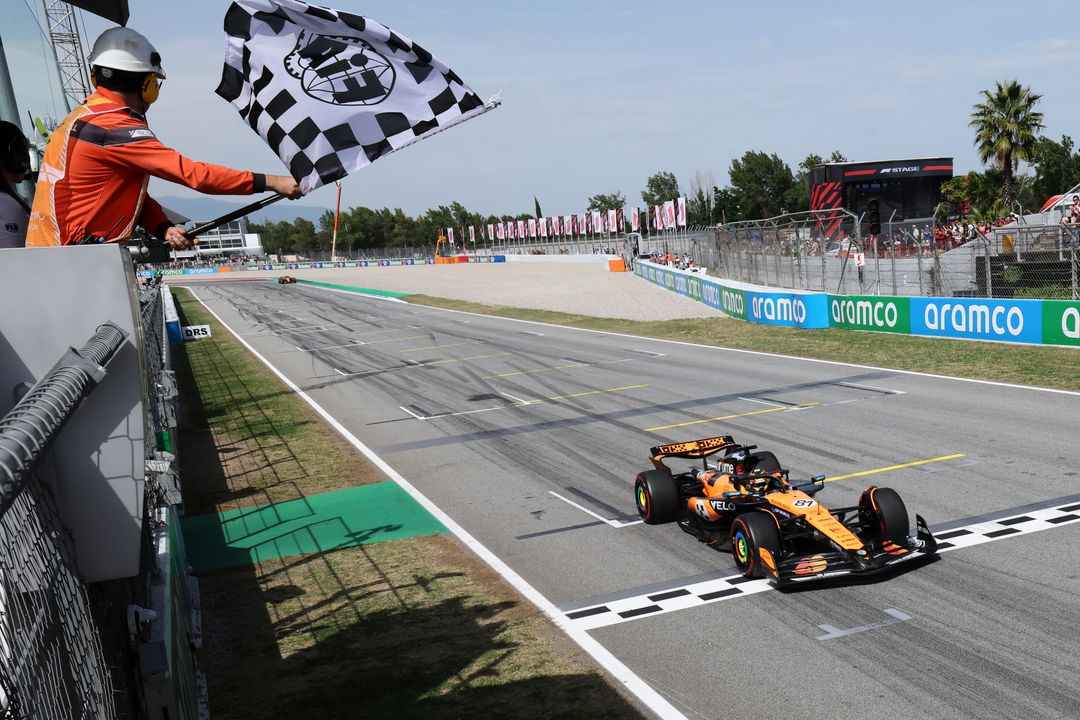La Jornada - Piastri mantiene su dominio en la F1; se impone en el GP de España