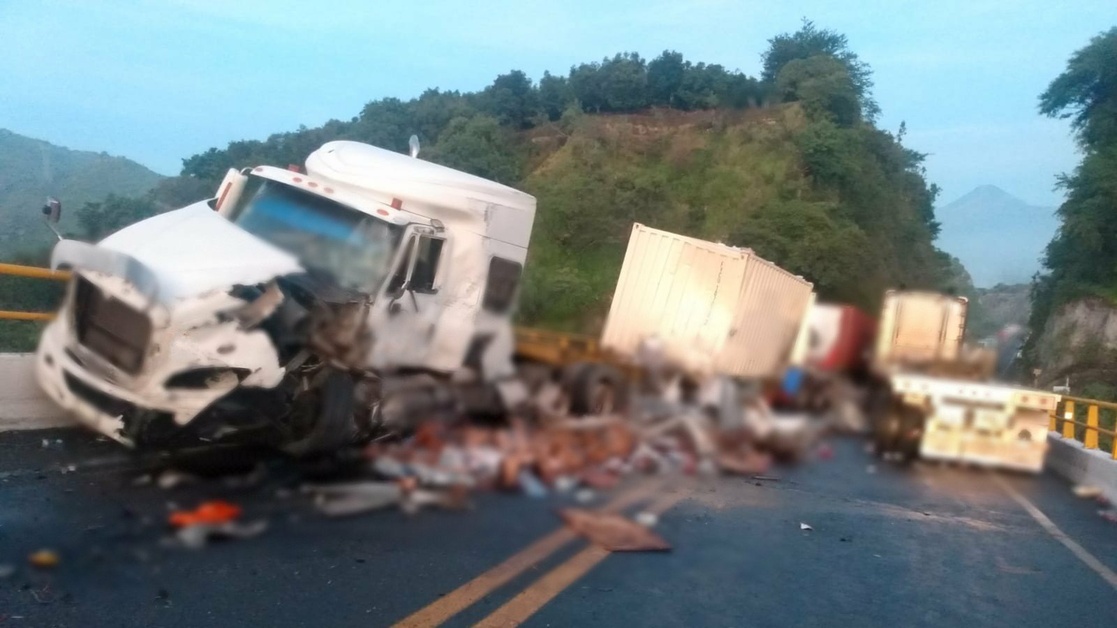 La Jornada Un Muerto Por Choque Múltiple En Autopista Guadalajara Colima